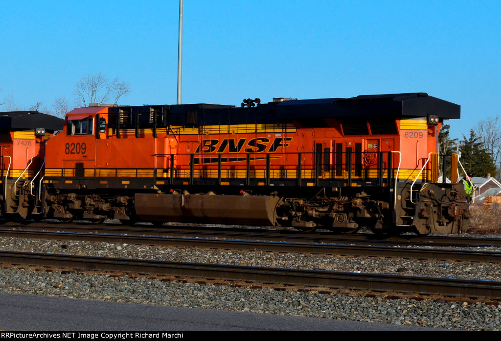 BNSF 8209